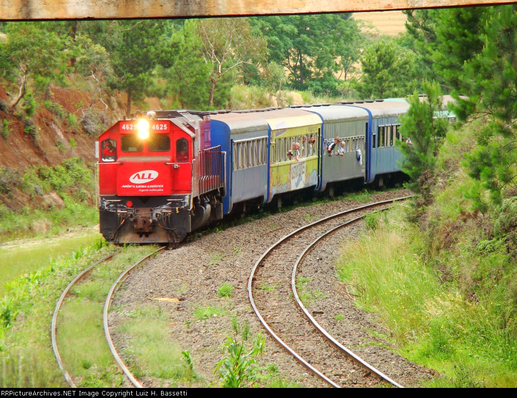 GT22 4625 / Trem do Centenario